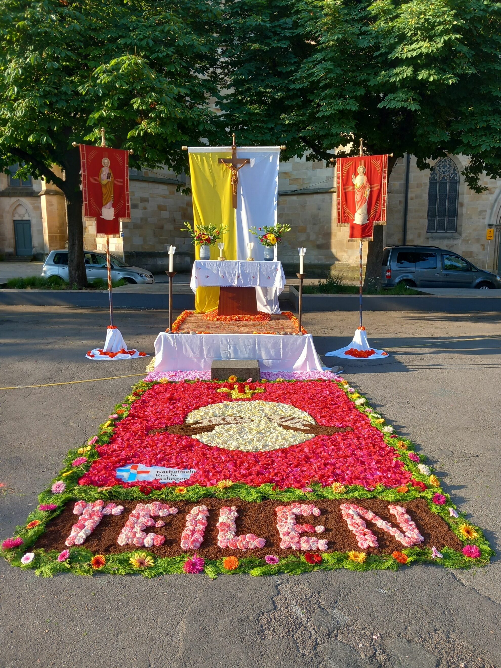 Fronleichnam und Blütenteppich – Zwiebel – Das Vereinsforum der ...
